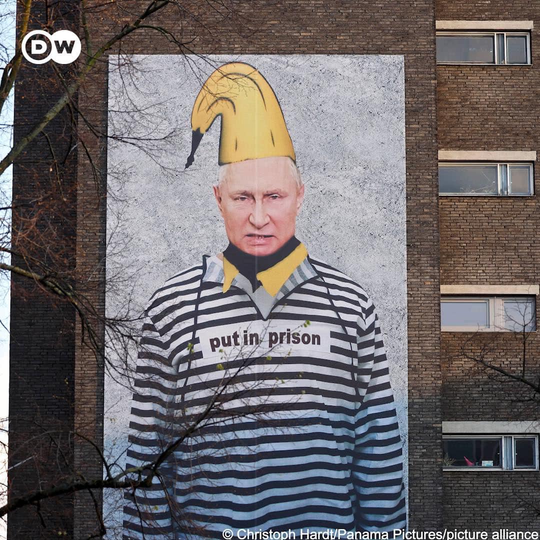 Protest-Kunstwerk "Put-in-Prison" in Köln - von Michael Khachidze ...